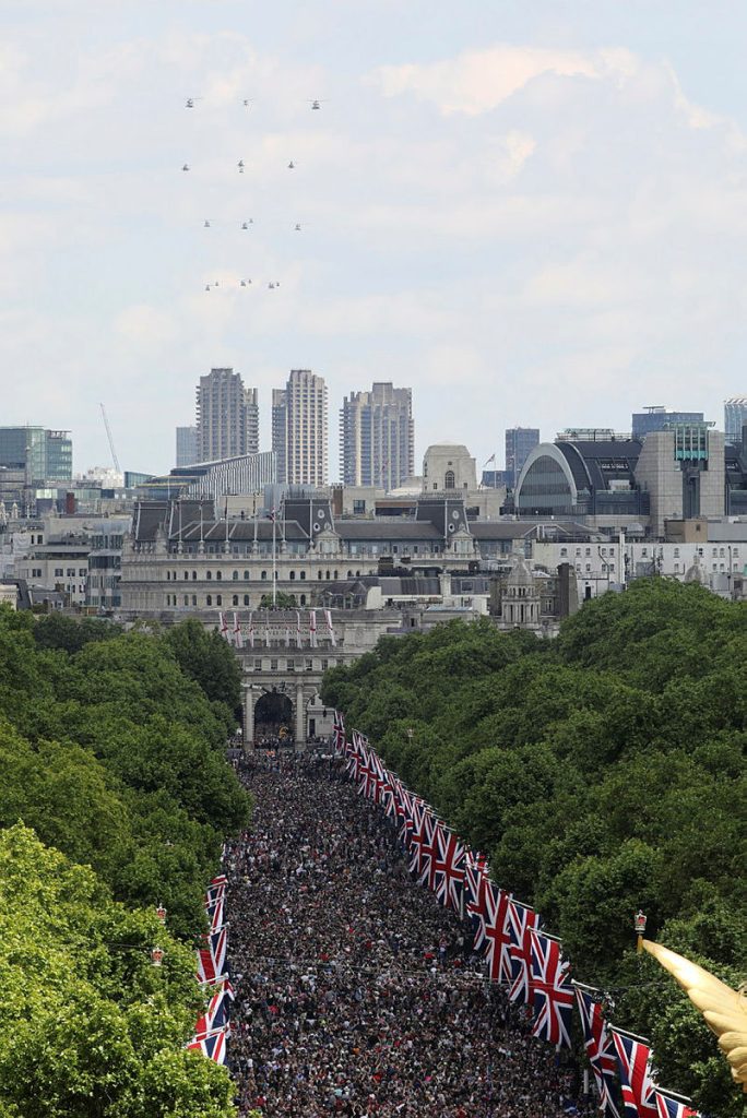 Happy and Glorious: Platinum Jubilee weekend launched with Queen’s ...